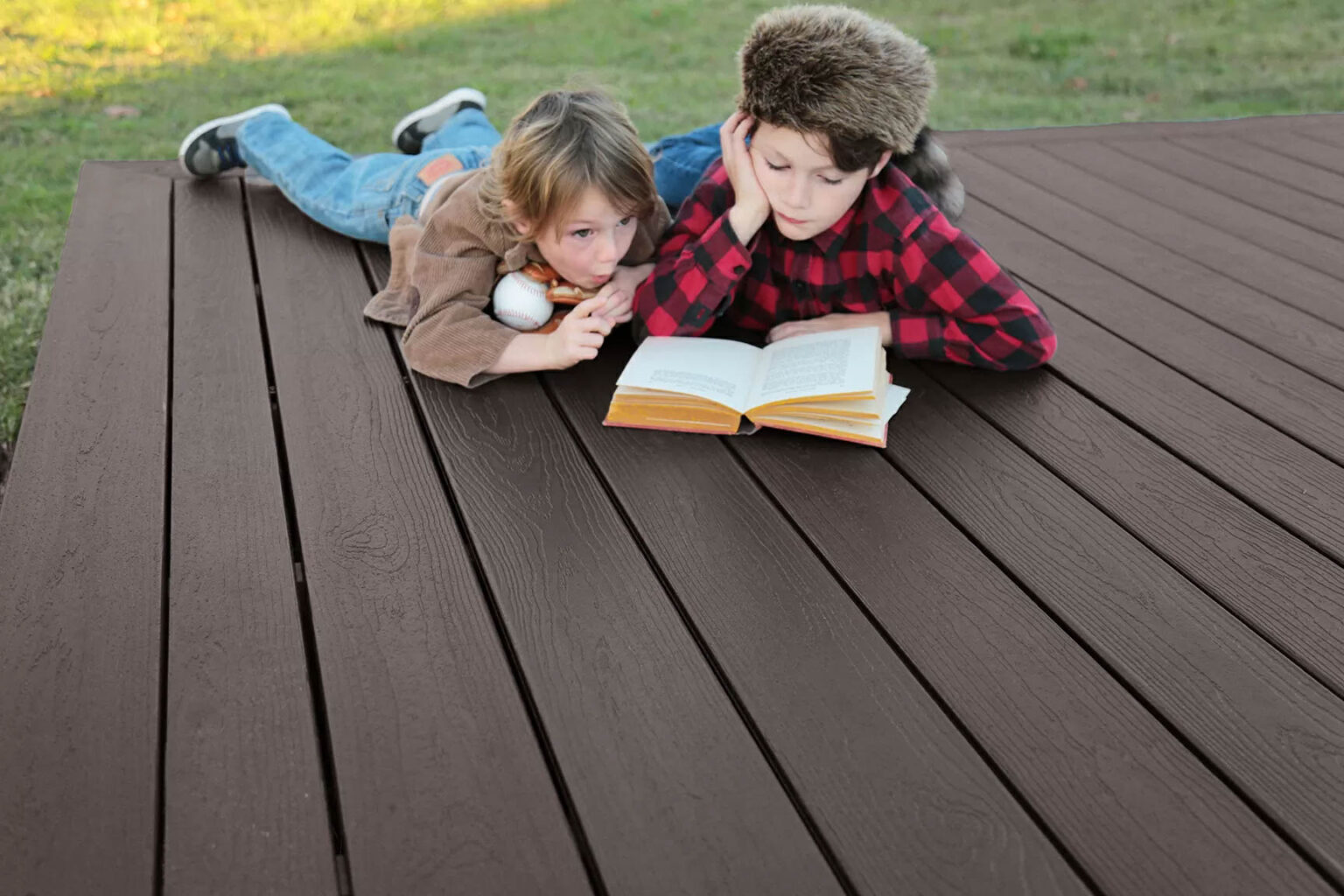 Envision Expression® Decks | Swiss Valley Fence
